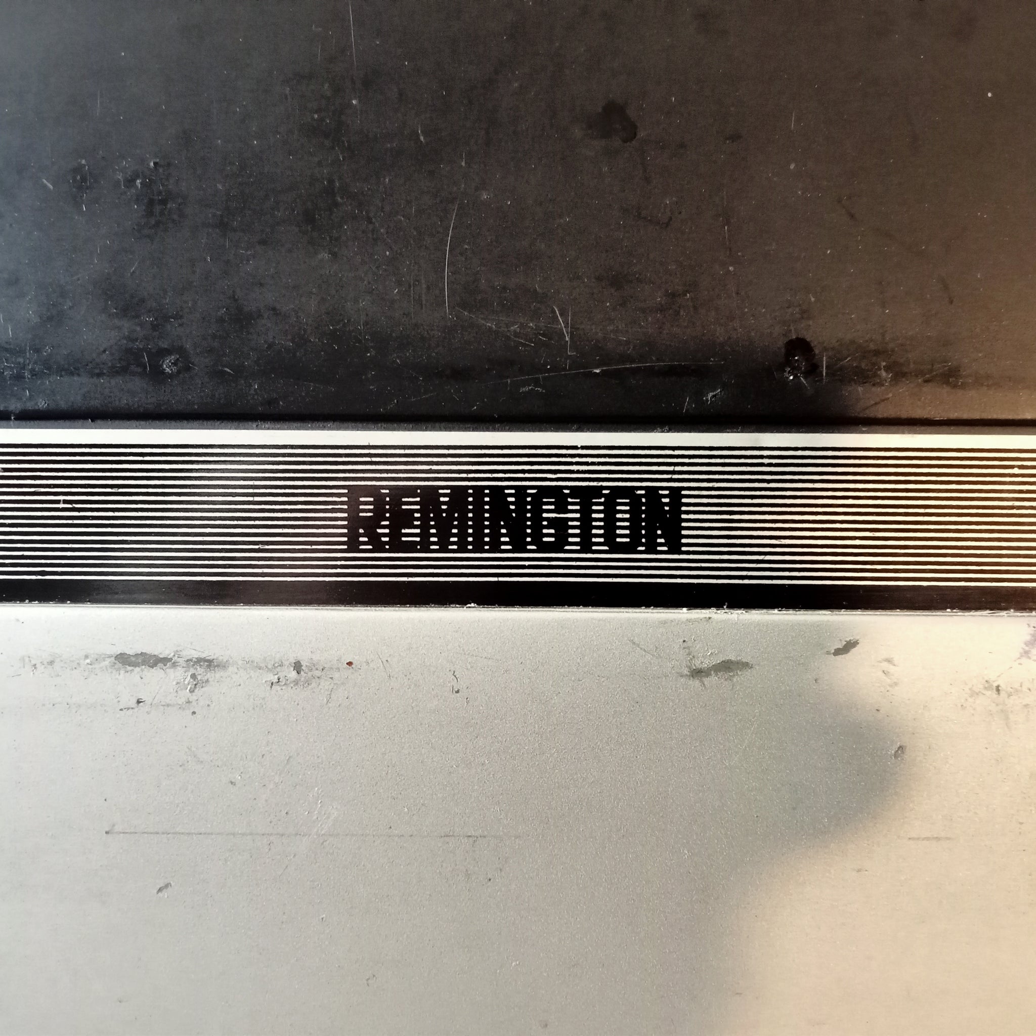Remington 2000 Typewriter – Universal Typewriter Co
