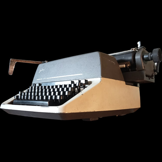 Godrej Prima English Keyboard Typewriter – Universal Typewriter Co