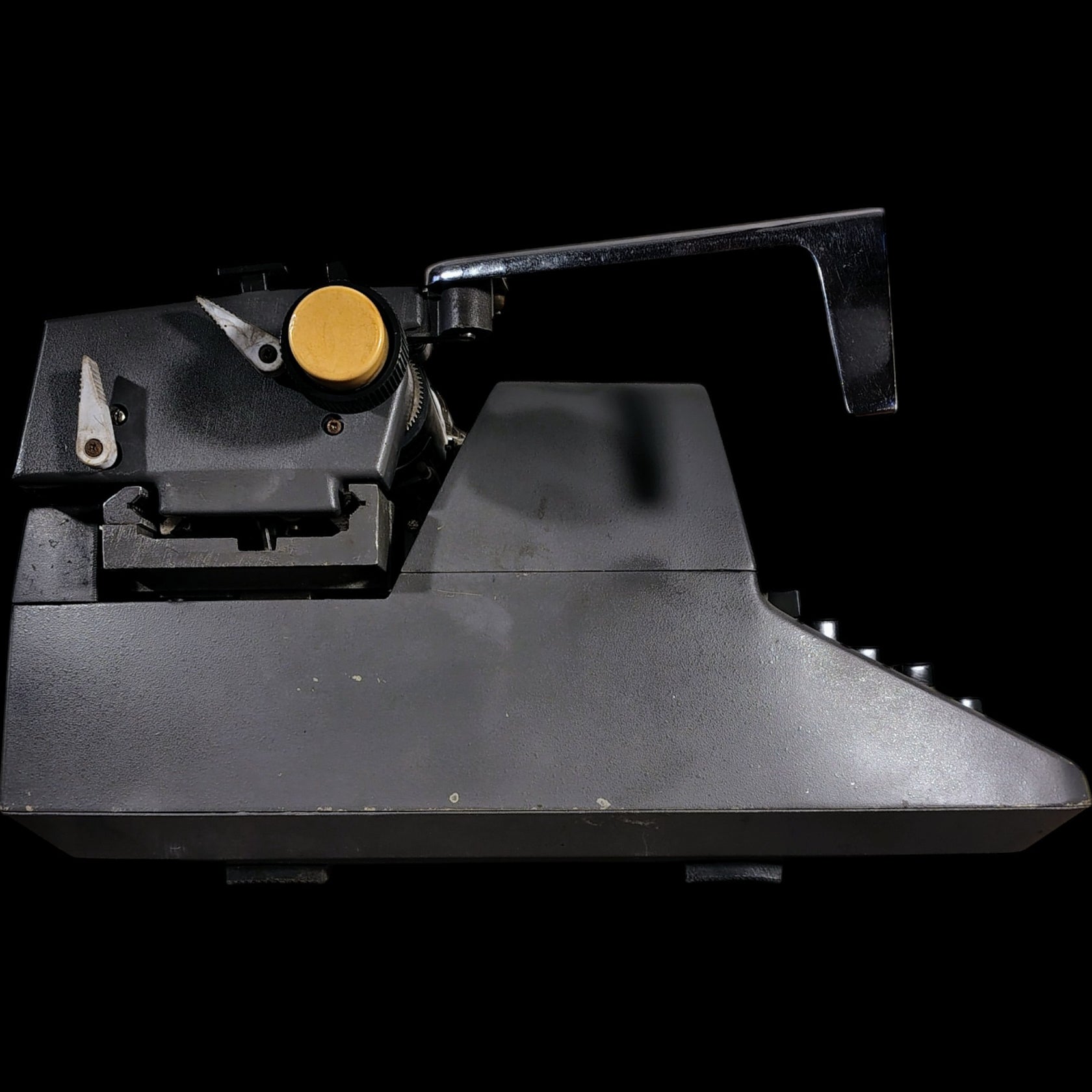 Godrej Prima Desktop Typewriter – Universal Typewriter Co