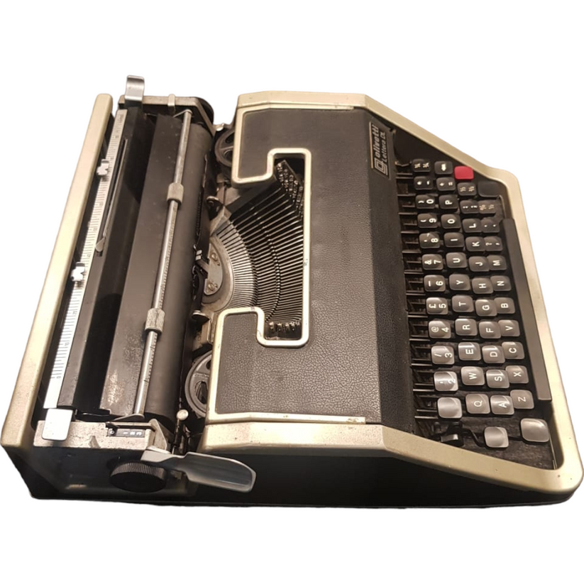 Olivetti Lettera DL Typewriter – Universal Typewriter Co